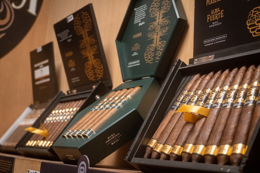 PLATINUM CIGAR LOUNGE - Updated December 2025 - 19 Photos - 3855 SW ...