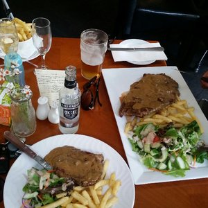 THE ASHBY BAR & BISTRO - Updated August 2025 - 20 Photos - 131 Pinjar ...