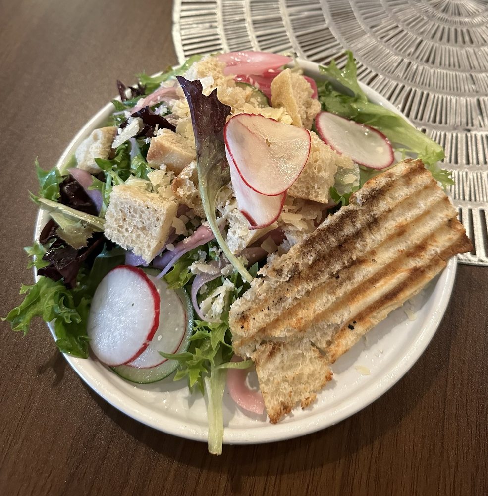 POINT BREAK PIZZA & PANINI - 35 Photos & 21 Reviews - 300 Maalaea Rd ...