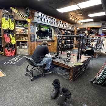 BLUE RIVER SPORTS SKI & SNOWBOARD RENTAL - Updated May 2026 - 30 Photos ...