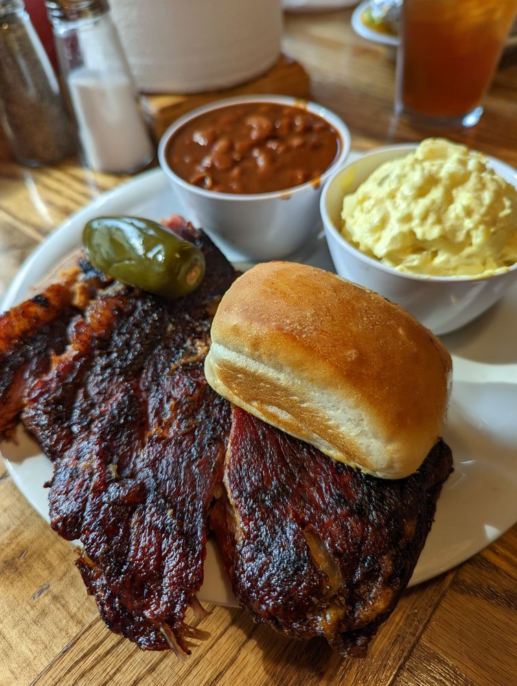 SPRING CREEK BARBEQUE - 124 Photos & 252 Reviews - 270 North Central ...