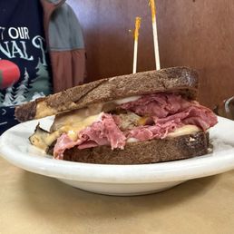 EDELWEISS SAUSAGE CO & DELICATESSEN - Updated December 2025 - 240 ...