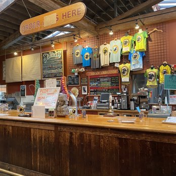 LUCKY LABRADOR BREWING CO - Updated November 2025 - 227 Photos & 377 ...