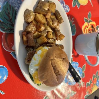 THE GARNET CAFE - Updated July 2025 - 333 Photos & 668 Reviews - 3646 N ...