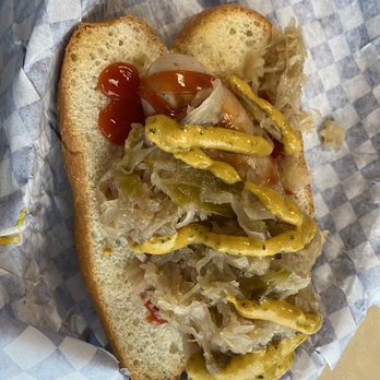 EDELWEISS SAUSAGE CO & DELICATESSEN - Updated October 2024 - 222 Photos ...