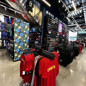 LIDS - Updated December 2025 - 23 Photos & 12 Reviews - 3791 S Las ...