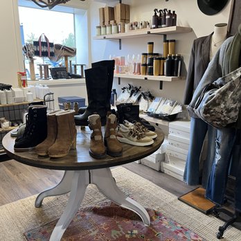 THREAD - Updated December 2025 - 53 Photos & 18 Reviews - 1110 Chambers ...