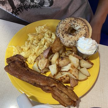 THE BREADBOARD RESTAURANT - Updated July 2024 - 221 Photos & 420 ...