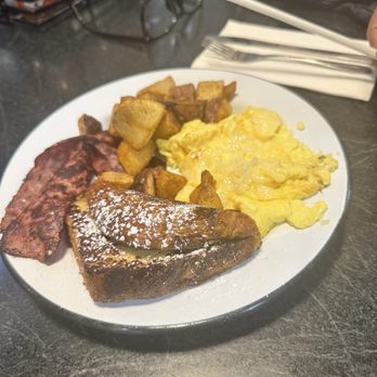 READING TERMINAL MARKET - Updated March 2025 - 7437 Photos & 7164 ...