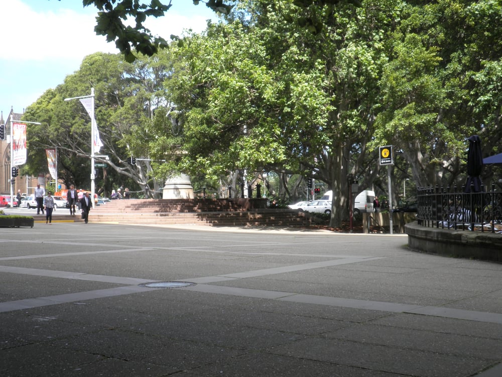 QUEEN’S SQUARE - Updated June 2024 - Queen's Sqaure, King Street and ...