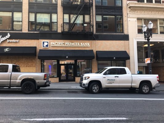 COLUMBIA BANK - Updated September 2025 - 111 SW Columbia St, Portland ...