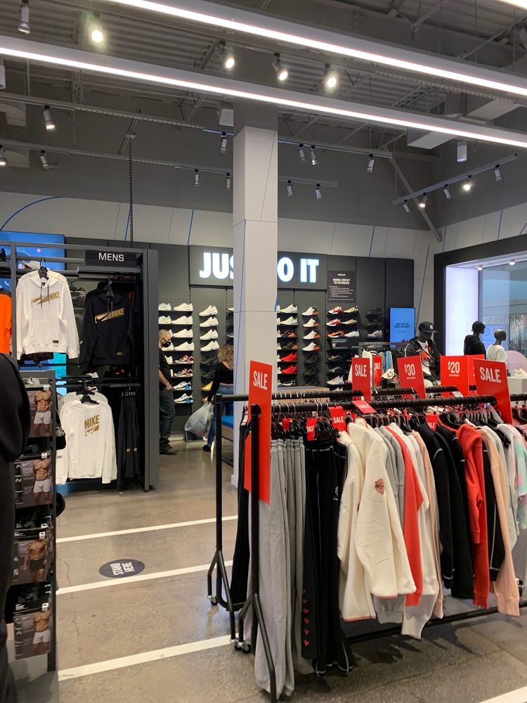 FINISH LINE - $$ - 10 Reviews - 2175 Willowbrook Mall, Wayne, NJ - Yelp
