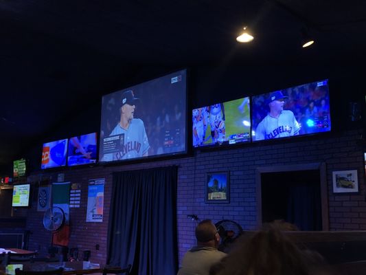 HOOLEY HOUSE SPORTS PUB & GRILLE - 31 Photos & 60 Reviews - 7861 ...