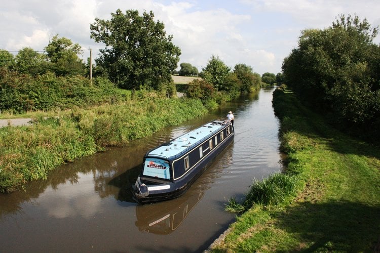 HIRE A CANAL BOAT - Warren Ln, Nottingham, Derbyshire, United Kingdom ...