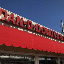 DAN-D-DONUTS & DELI - Updated December 2025 - 97 Photos & 202 Reviews ...