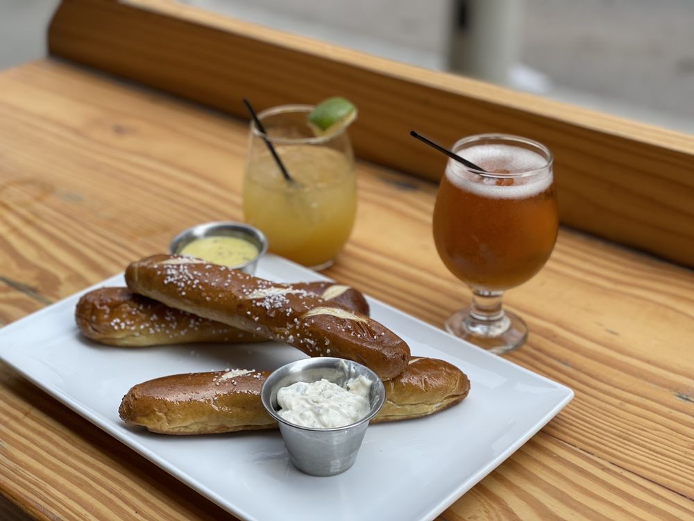 BETTS - Updated January 2026 - 277 Photos & 217 Reviews - 2000 E 9th St ...