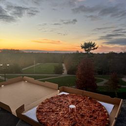 TROPHY PIZZA - EVENDALE - Updated July 2025 - 120 Photos & 123 Reviews ...