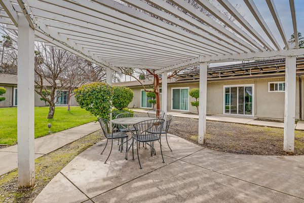 APPLE RIDGE ASSISTED LIVING - Updated December 2025 - 39 Photos - 3950 ...