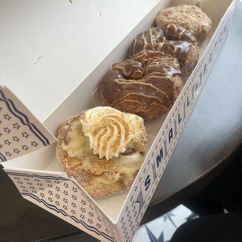 PARLOR DOUGHNUTS - Updated May 2024 - 64 Photos & 28 Reviews - 2350 E ...