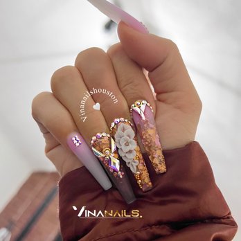 Vina nails store