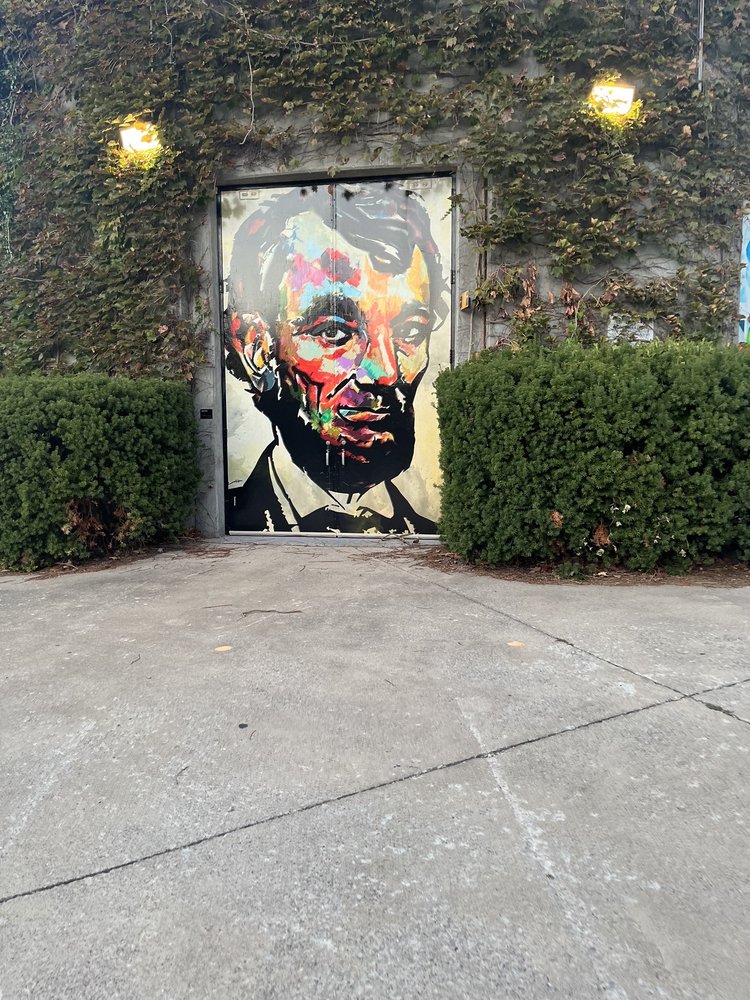 LONNIE’S LINCOLN MURAL - 129 River Rd, Louisville, Kentucky - Public ...