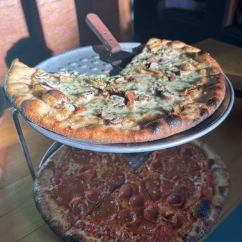 JACKSON STREET PIZZA LOUNGE - Updated July 2024 - 35 Photos & 38 ...