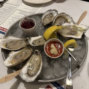 PROVIDENCE OYSTER BAR - Updated July 2024 - 801 Photos & 707 Reviews ...
