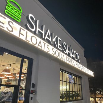 SHAKE SHACK WEST MIDTOWN - Updated June 2024 - 31 Photos & 18 Reviews ...
