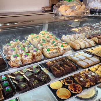 HILLCREST BAKERY - Updated August 2025 - 245 Photos & 302 Reviews ...