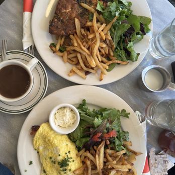 CAFÉ LULUC - Updated May 2024 - 1758 Photos & 1654 Reviews - 214 Smith ...