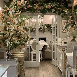 THE CAKE BAKE SHOP BY GWENDOLYN ROGERS-BROAD RIPPLE VILLAGE - Updated ...