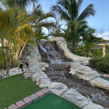 LIGHTHOUSE COVE ADVENTURE GOLF - Updated December 2025 - 64 Photos & 85 ...