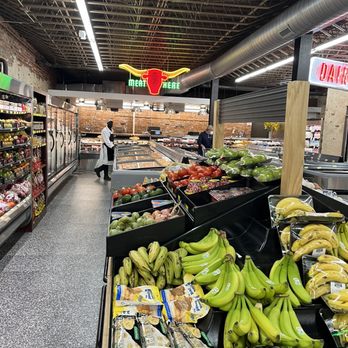 SOUTH POINT GROCERY - Updated October 2025 - 73 Photos & 25 Reviews - 136 Webster Ave, Memphis ...