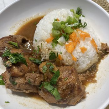 TAMBAYAN - Updated May 2024 - 155 Photos & 76 Reviews - 51 N 12th St ...