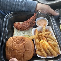DAVE’S HOT CHICKEN - Updated November 2024 - 178 Photos & 98 Reviews ...