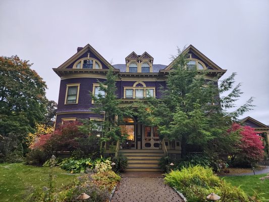 BERRY MANOR INN - Updated December 2025 - 70 Photos & 70 Reviews - 81 ...