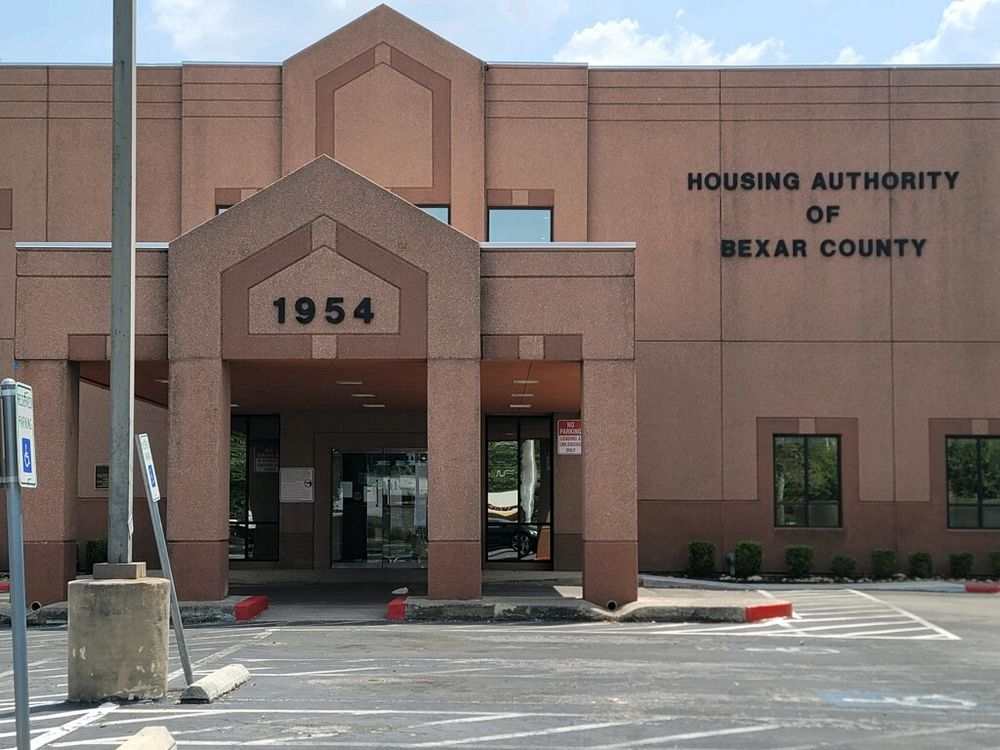 KENNETH WILLIAMS, DPM - Updated July 2025 - 1954 E Houston St, San ...