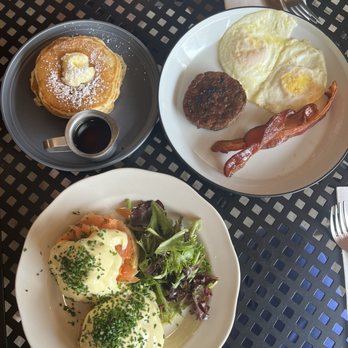 THE ESSENTIAL - Updated January 2025 - 597 Photos & 429 Reviews - 2215 ...