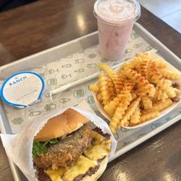 SHAKE SHACK WEST END PORTLAND - Updated October 2025 - 112 Photos & 94 ...