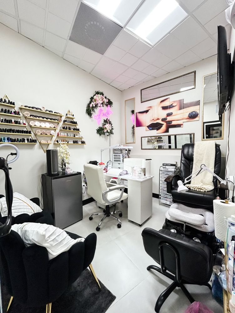 SALON SUITES BY TUCHE - Updated January 2026 - Request an Appointment ...