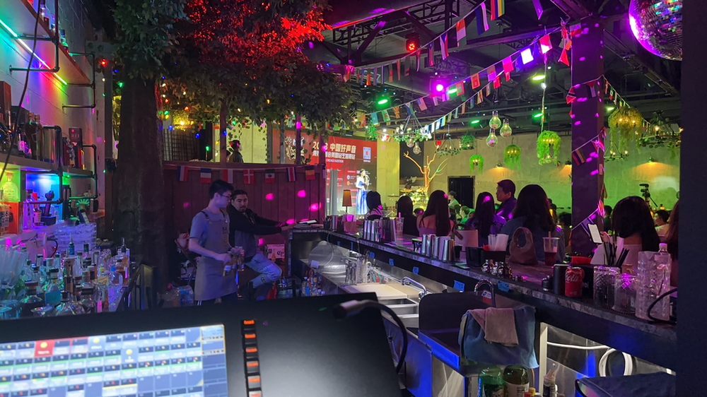 THEME HOUSE - 53 Photos & 22 Reviews - 610 W 24th Pl, Chicago, Illinois ...