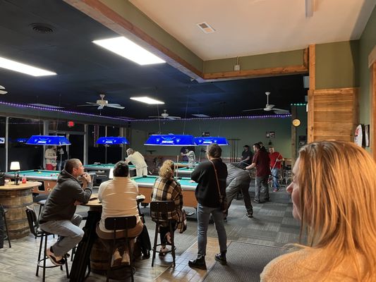 BREWS AND CUES - Updated December 2025 - 11 Photos - 32 Palmer St Cir ...