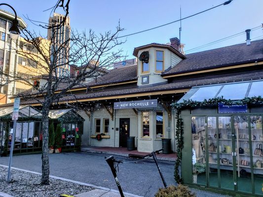 NEW ROCHELLE METRO-NORTH RAILROAD STATION - Updated September 2025 - 52 ...