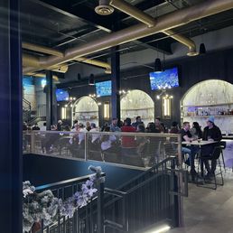 BIRDEEZ - Updated July 2025 - 234 Photos & 74 Reviews - 151 N Sierra St ...