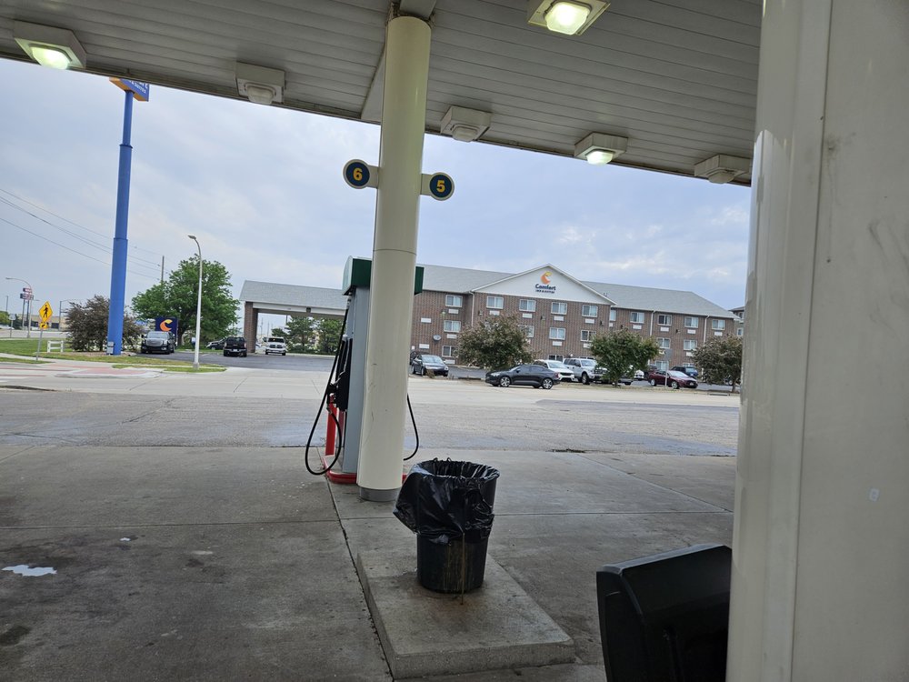 QWEST FUEL TRAVEL STOP - Updated March 2026 - 27 Reviews - 1001 41st St ...
