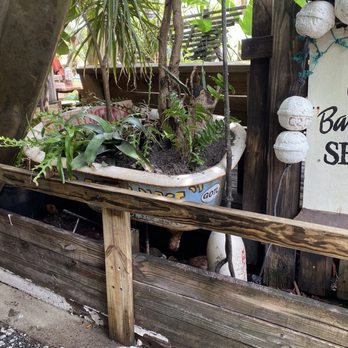 LE TUB - Updated November 2024 - 1937 Photos & 1930 Reviews - 1100 N ...