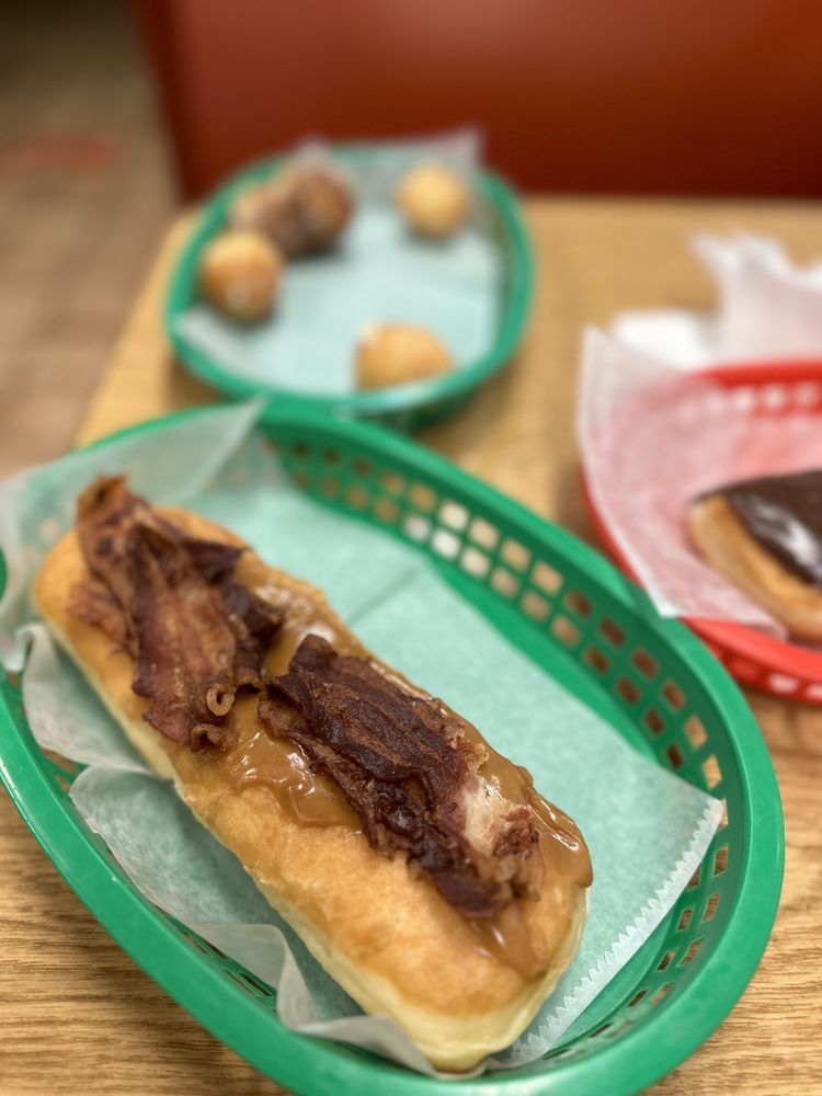 THE ORIGINAL RAINBOW DONUTS - Updated September 2025 - 105 Photos & 169 ...