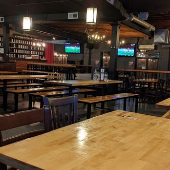 BERLINER PUB - Updated November 2024 - 738 Photos & 737 Reviews - 221 ...