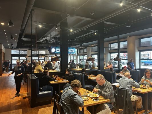 TANGLED ROOTS CRAFT BEER & KITCHEN - Updated May 2025 - 15 Photos & 13 ...