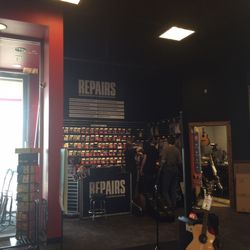 GUITAR CENTER - 16 Photos & 49 Reviews - Guitar Stores - 721 Thompson ...